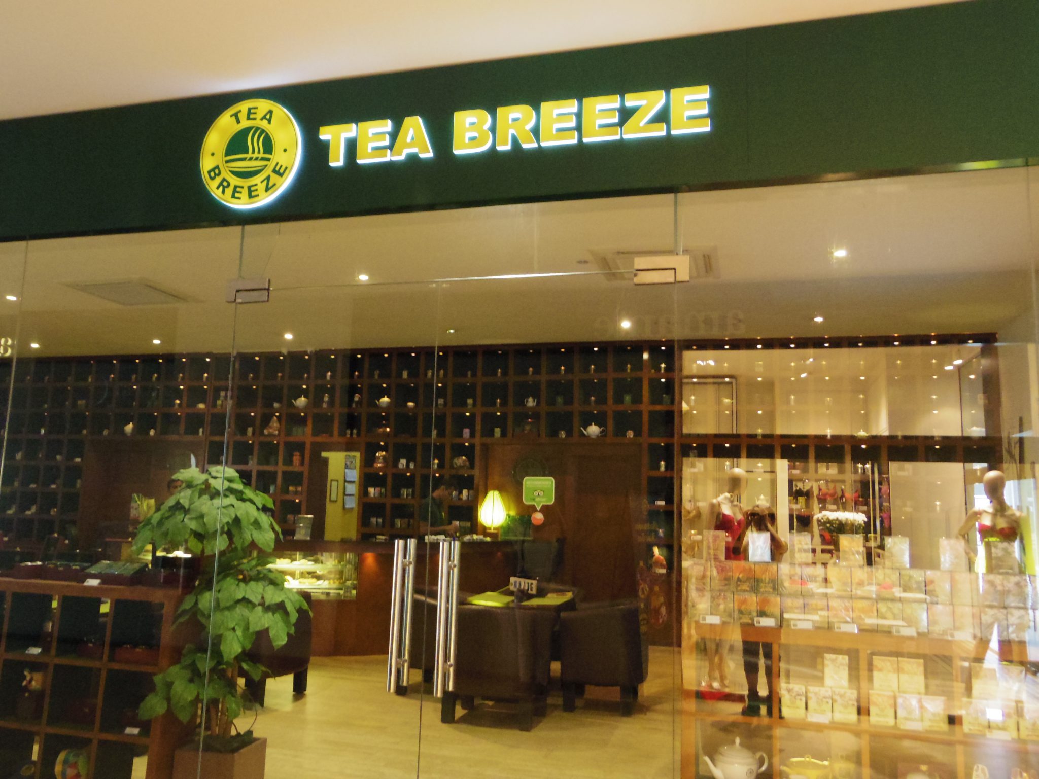 紅茶ブランド”Tea Breeze”の落ち着くカフェ／コロンボ｜whiletraveling 子連れ旅行